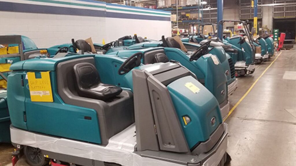 How Industrial Floor Scrubber Machines Reduce Labour Costs and Time