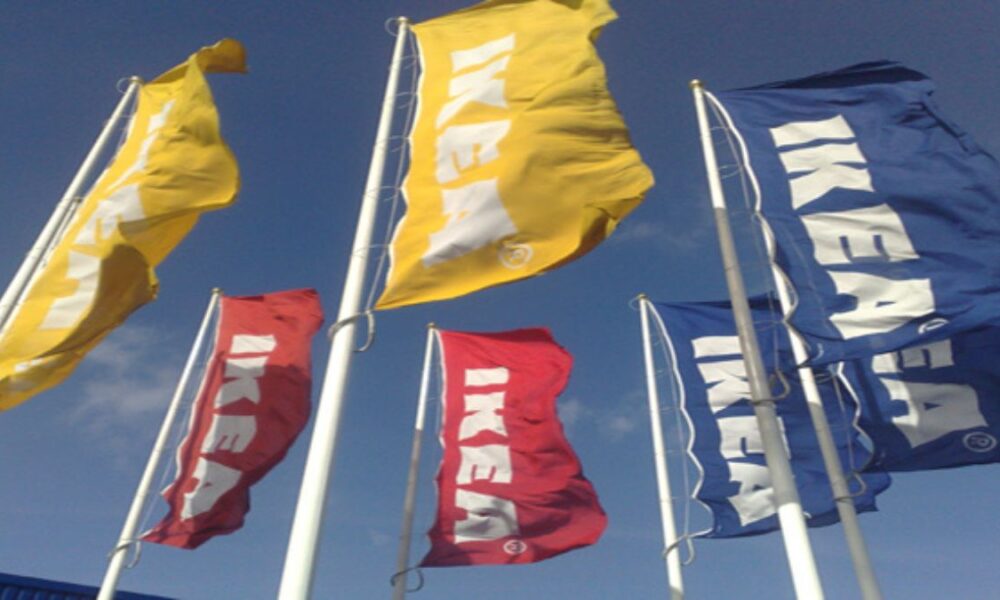 How To Use Flags To Increase Business Visibility